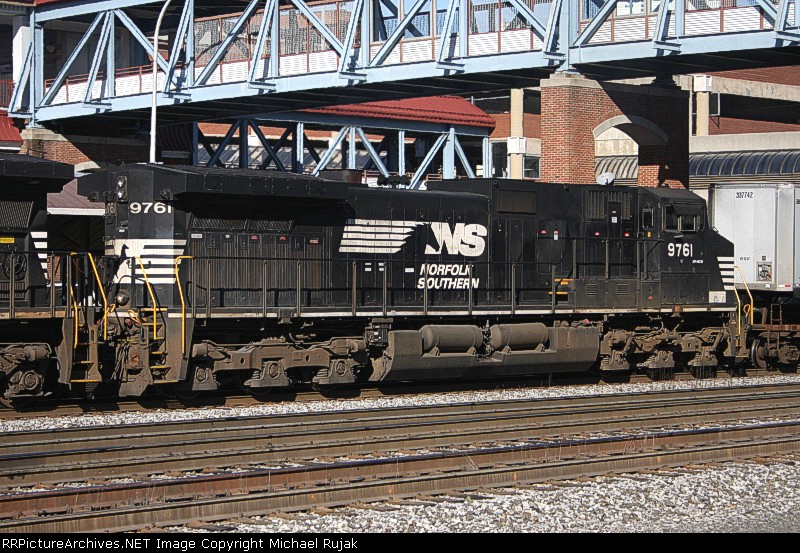 NS 9761
